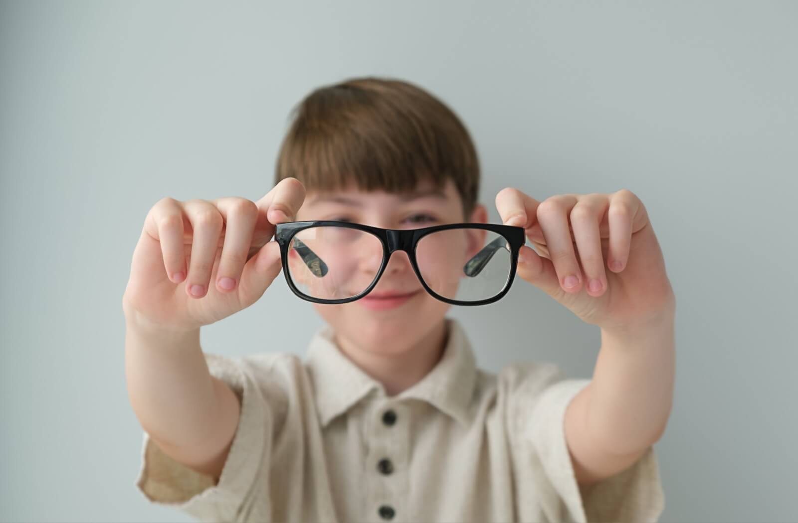 Myopia Eyeglasses: How Do They Work? | Calgary, AB